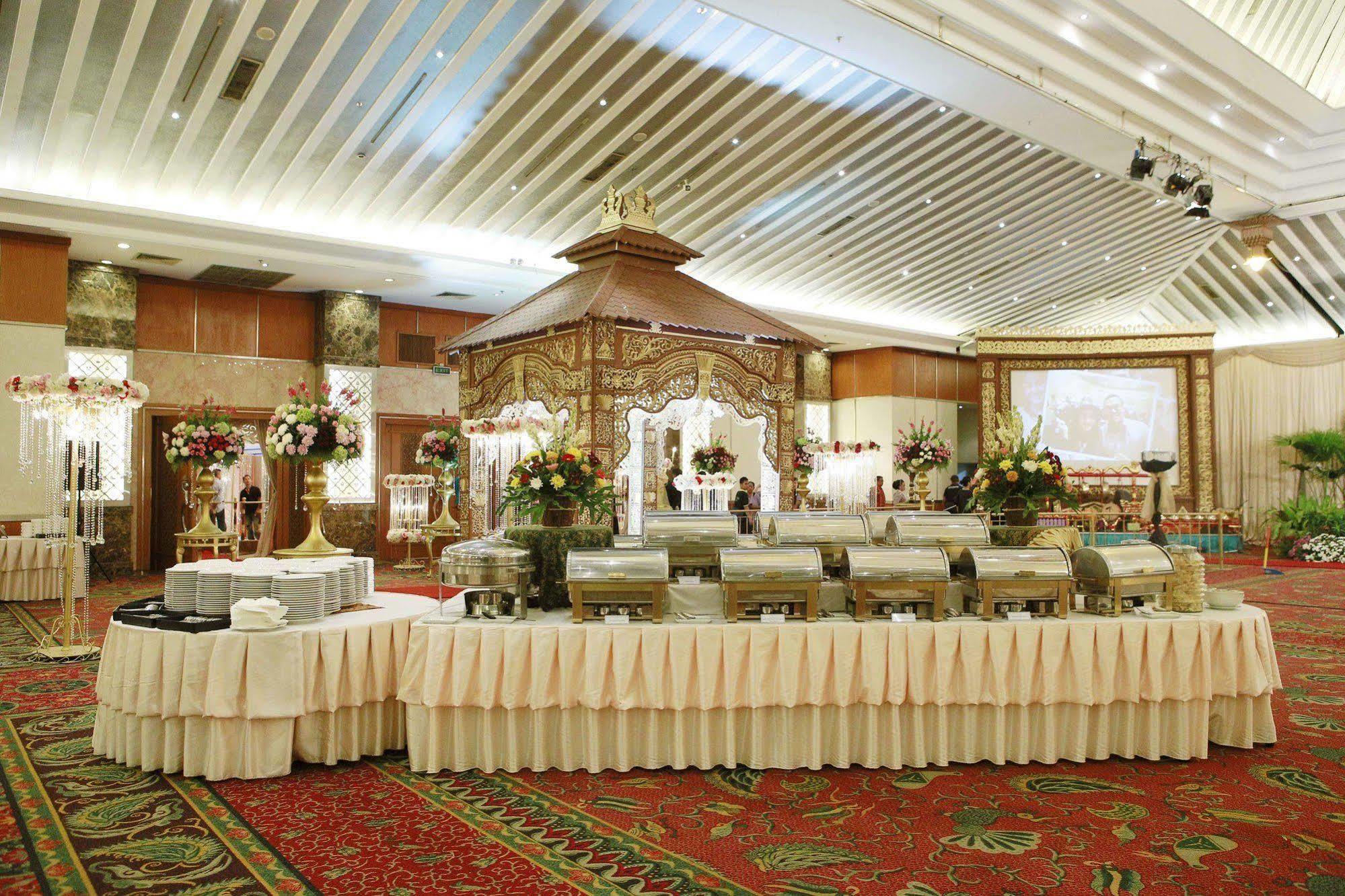 GRAND SAHID JAYA WEDDING 250 PAX - JDV Wedding Planner